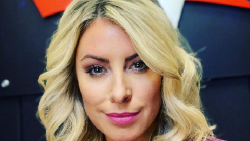 WWE backstage interviewer Sarah Schreiber announces she is engaged ...