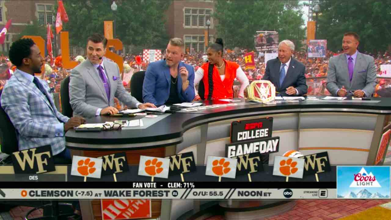 Bianca Belair appears on ESPN College GameDay; WWE and AEW stars share ...
