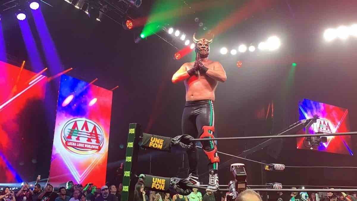 Video: Cain Velasquez returns to pro wrestling month after release from ...