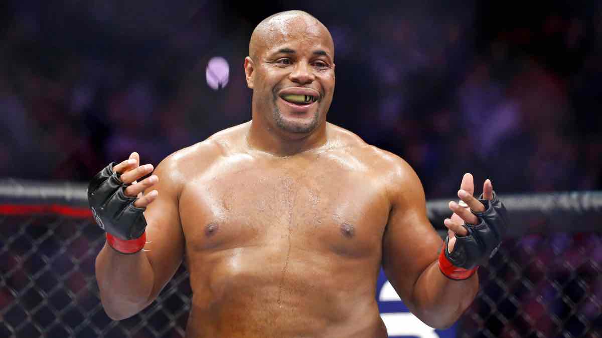 UFC Hall of Famer to lead ESPN's coverage of WWE WrestleMania 39 - WWE ...
