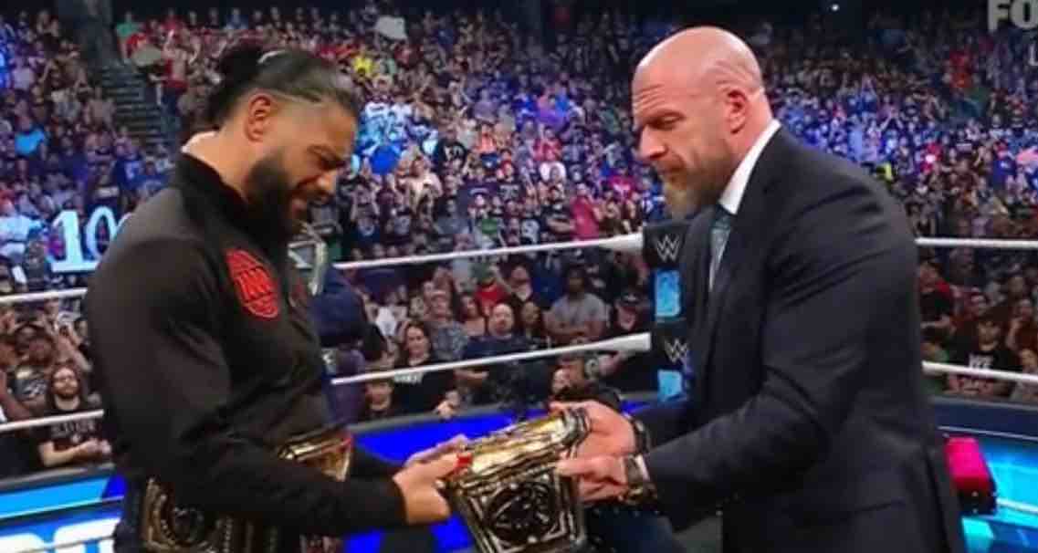 Roman Reigns presented with brand new Undisputed WWE Universal Title Belt - WWE News, WWE ...