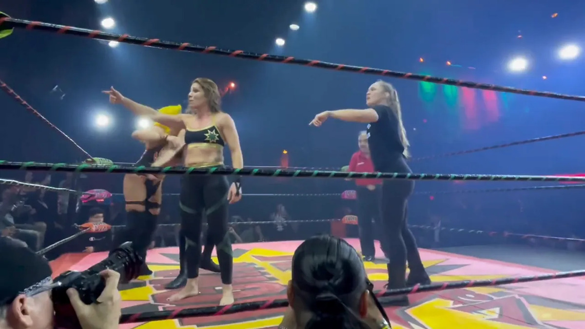 Ronda Rousey makes surprise in-ring return at Lucha VaVOOM event in Los Angeles - WWE News, WWE ...