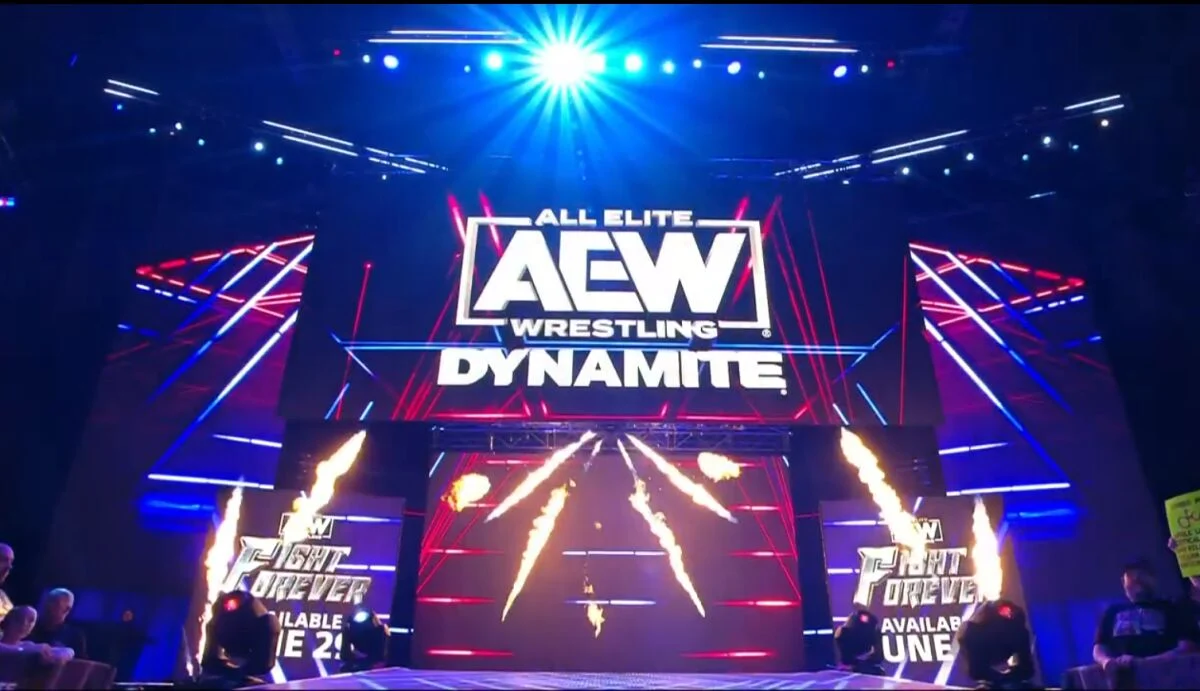 Note on crowd distraction at 11/15 AEW Dynamite - WWE News, WWE Results ...