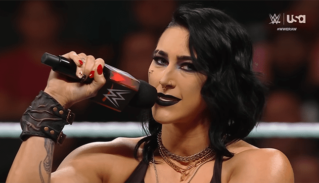 Former Women's Champion and WWE reportedly agree to new long-term deal ...