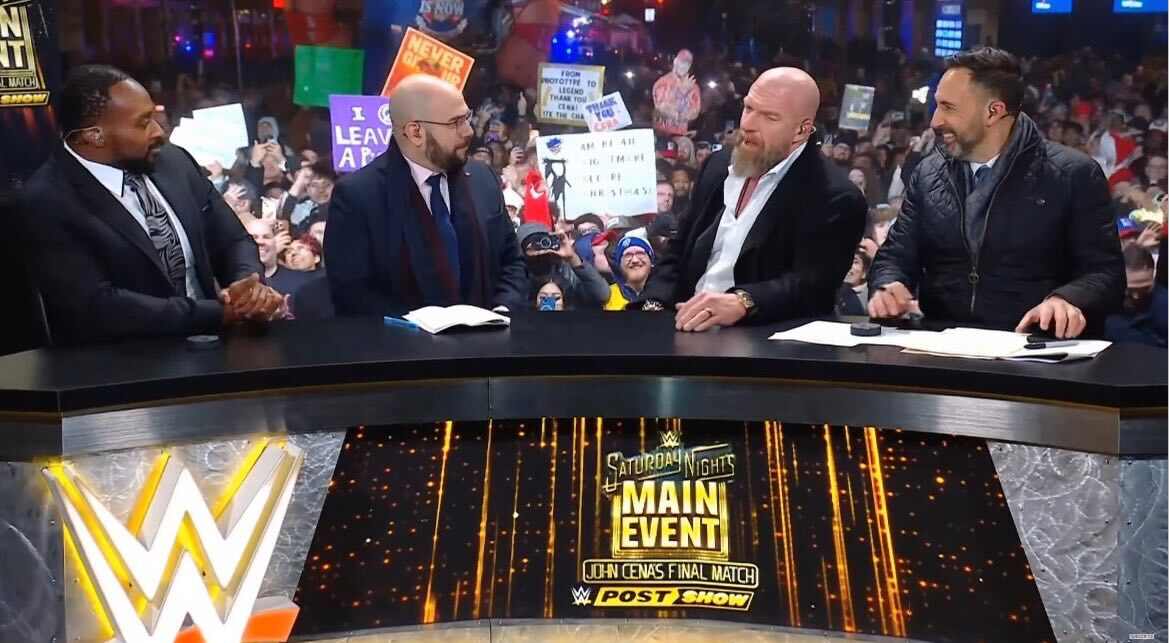 Fans chant 'AEW' at HHH during SMNE Post-Show - WWE News, WWE Results ...